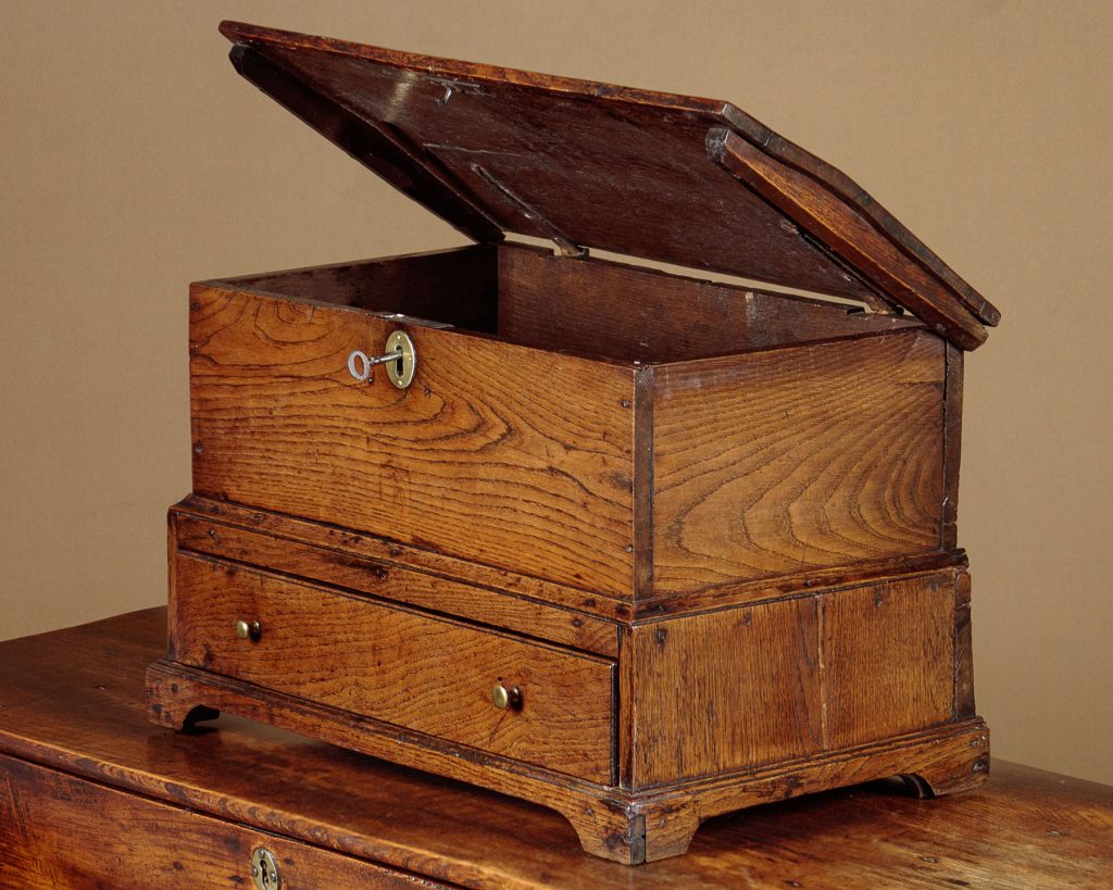 Welsh Coffor Bach c.1760 - Collinge Antiques