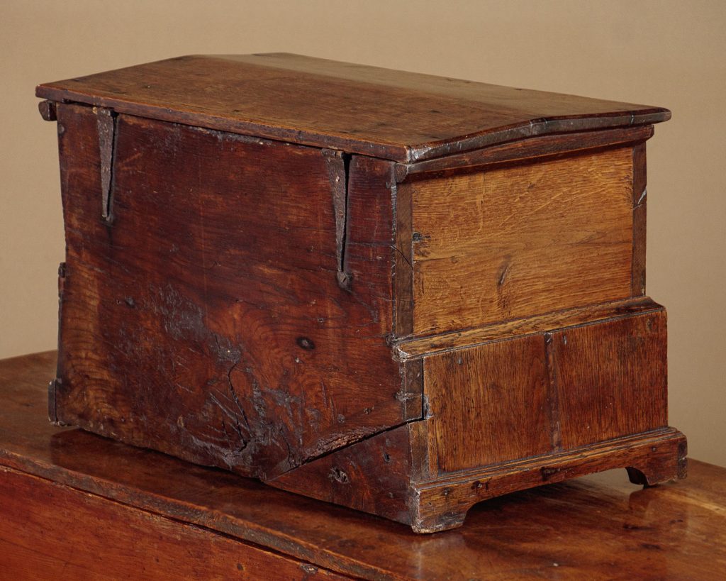 Welsh Coffor Bach c.1760 - Collinge Antiques