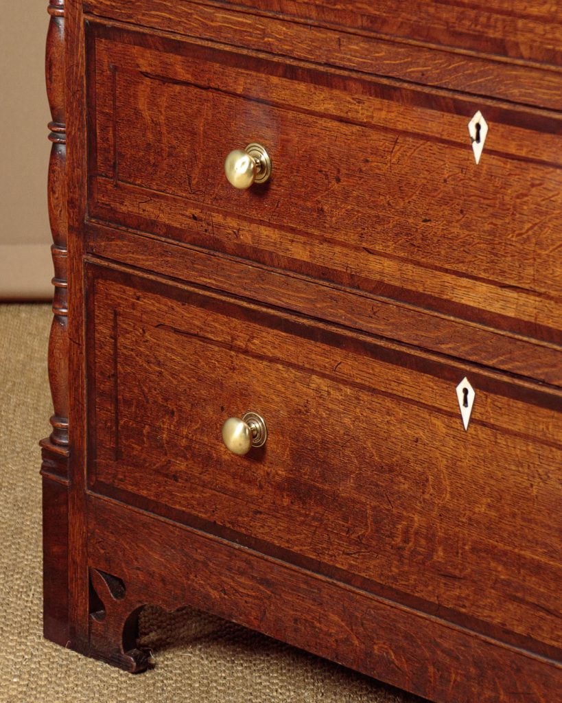 Welsh Oak Cwpwrdd Gwydr c.1830 - Collinge Antiques