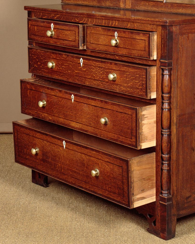 Welsh Oak Cwpwrdd Gwydr c.1830 - Collinge Antiques